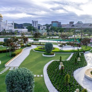 Bandar Seri Begawan vs City of Cape Town: What is the difference?
