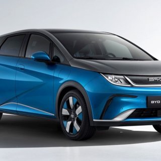 BYD Dolphin Design (2023) vs MG4 EV (2022): What is the difference?