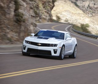 Chevrolet Camaro ZL1 (2014)レビュー | 155つの事実と注目点