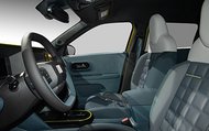 Fiat Grande Panda 1.2 La Prima (2026) vs Nissan Xterra X 4x4 (2014 ...