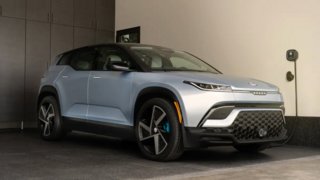 BMW i7 M70 xDrive (2025) vs Fisker Ocean Extreme (2023): Quelle est la ...