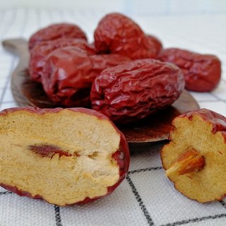 Jujuba vs Quincã: Qual a diferença?