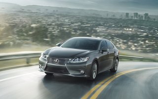 Lexus ES 350 (2014) vs Lexus LS 460 (2014): в чем разница?