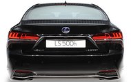 Fiat 600 1.2 Hybrid T3 100 kW La Prima (2024) vs Lexus LS 500h Luxury ...