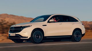 Mercedes EQA 350 4Matic (2021) vs Mercedes EQC 400 4Matic (2021 ...