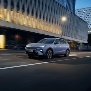 DongFeng Seres 5 (2023) vs MG Marvel R (2022): What is the difference?