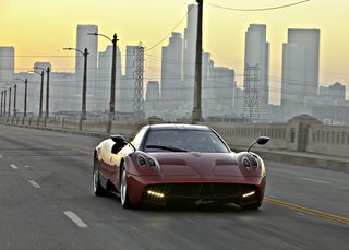 Koenigsegg Agera R (2014) vs Pagani Huayra (2011): Was ist der Unterschied?