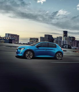 Hyundai i10 1.0 T-GDI N Line (2025) vs Peugeot e-208 GT Premium (2020 ...