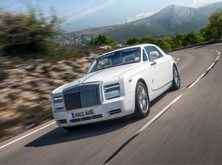 Rolls-Royce Wraith Coupe (2014) vs Suzuki Vitara 1.5 Dualjet Hybrid ...