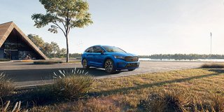 Skoda Enyaq iV 80x Sportline Plus (2022) vs Volvo XC90 T8 AWD Core Auto ...