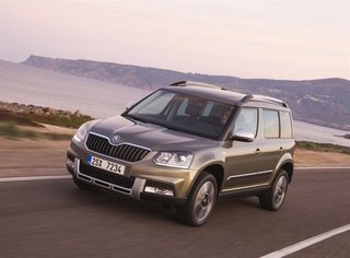 Skoda Roomster S (2014) vs Skoda Yeti 4 (2014): Hvad er forskellen?