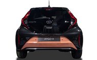 Toyota Aygo X 1.5-l-Hybrid Teamplayer CVT (2026) vs Toyota Yaris Cross ...