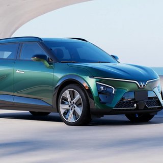 Tesla Model Y Performance (2022) vs VinFast VF7 Plus (2023): What is ...