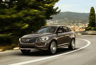 Volvo V90 Cross Country B4 D AWD Ultimate Auto (2024) vs Volvo XC60 ...
