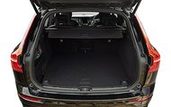 Volvo V60 T6 AWD Plug-in Hybrid Essential Auto (2025) vs Volvo XC60 T8 ...